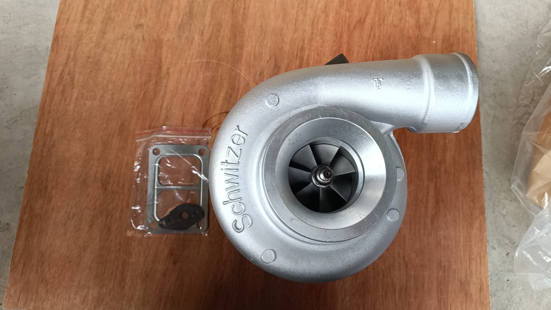 LGMC 6156-81-8110 Turbocharger 6D125E-3 engine main parts