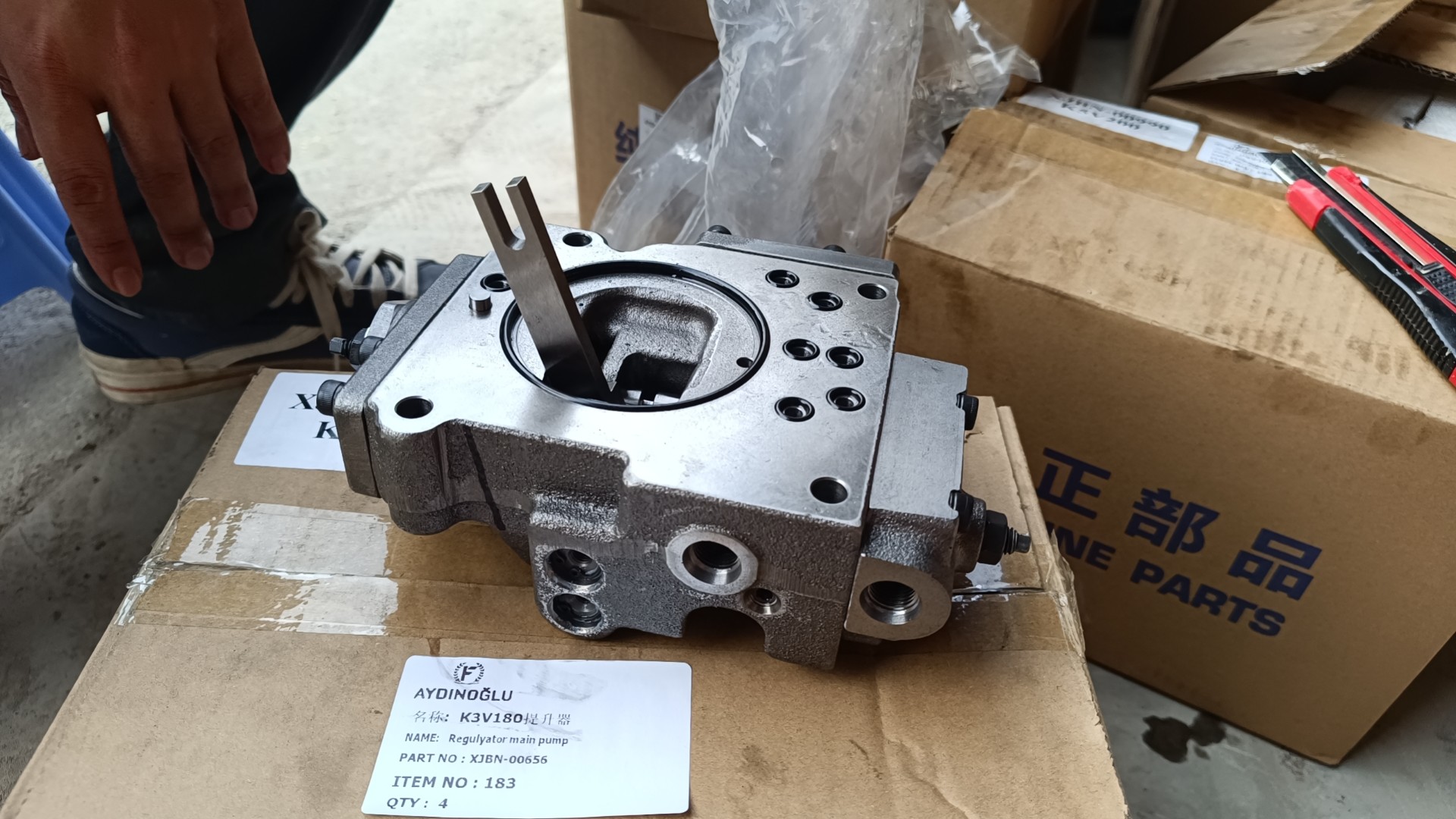 XJBN-00656 Regulyator main pump Liugong Excavator CLG920 CLG922 CLG923 ...